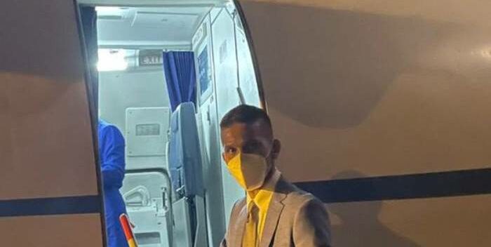 El dirigente de oposición Gilbert Caro informó de su salida del país ...