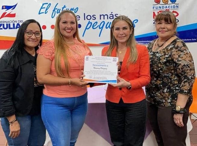 Eveling Trejo de Rosales brindó reconocimiento a maestros de la ...