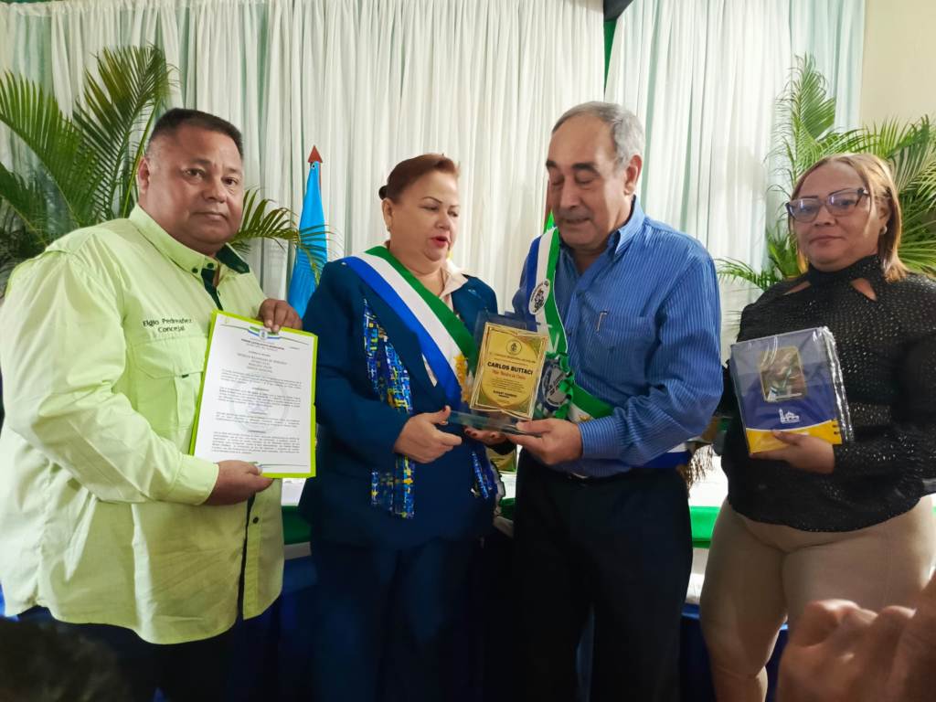 Cámara Municipal de Colón otorga máximo título honorífico "Hijo Ilustre ...